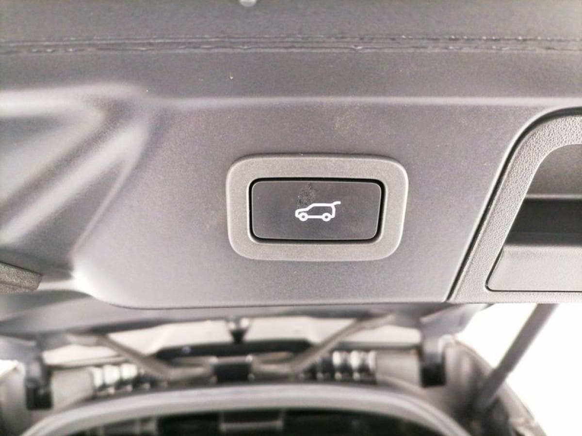 LAND ROVER Range Rover Velar Usata prezzo e caratteristiche tecniche ...