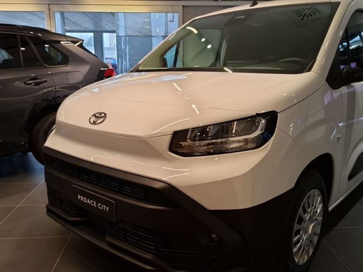 TOYOTA Proace City Verso Usata prezzo e caratteristiche tecniche - Auto ...