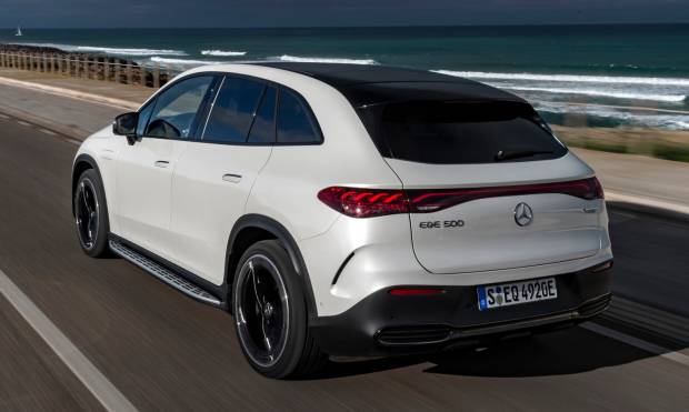 Mercedes-Benz EQE Suv: prezzo, autonomia, dimensioni, interni, motori, video | Quattroruote.it