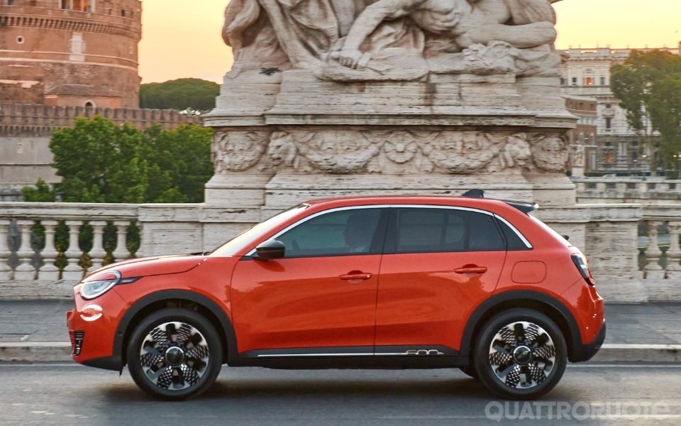 Fiat 600e RED e La Prima: prezzo, dati tecnici, batteria, autonomia, dimensioni, allestimenti ...