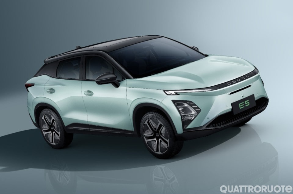 Omoda 7 e Jaecoo J8: foto, motori