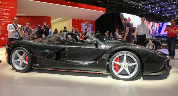 Ferrari - La GTC4 Lusso T e le serie limitate per i 70 anni - VIDEO ...