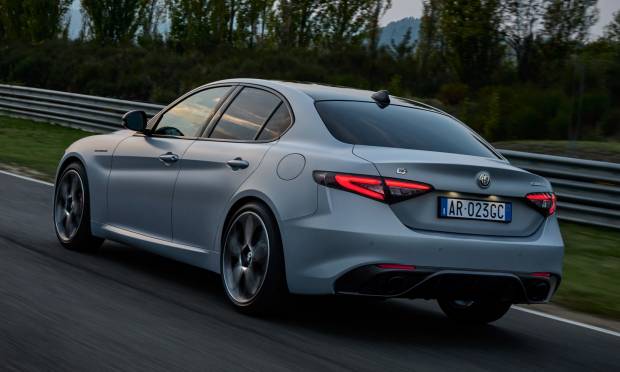 Alfa Romeo Giulia e Stelvio restyling: interni, uscita, caratteristiche ...