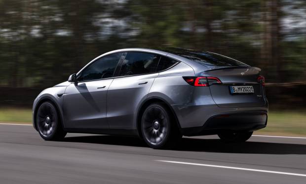 Tesla Model Y: prezzo, dimensioni, autonomia, interni e versione ...