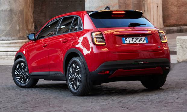 Fiat 600e RED e La Prima: prezzo, dati tecnici, batteria, autonomia, dimensioni, allestimenti ...