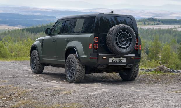Land Rover Defender Octa: motore, cavalli, interni, allestimenti ...