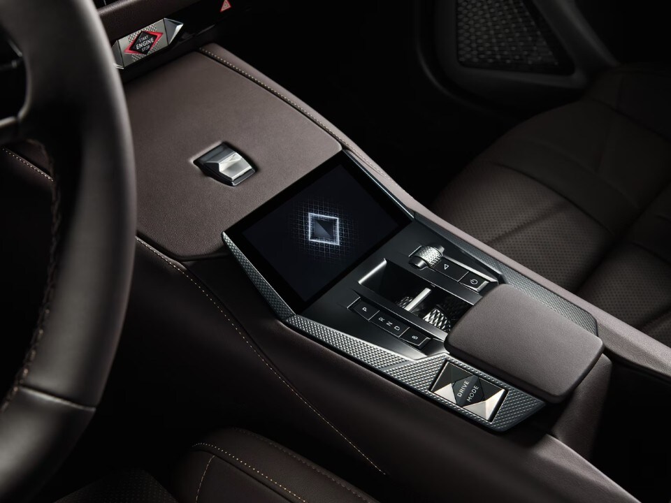 DS 4 Plug-in Hybrid: una proposta raffinata per la mobilità moderna