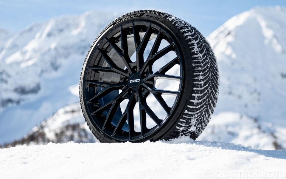 Pneumatici invernali o quattro stagioni? I consigli di Pirelli ...
