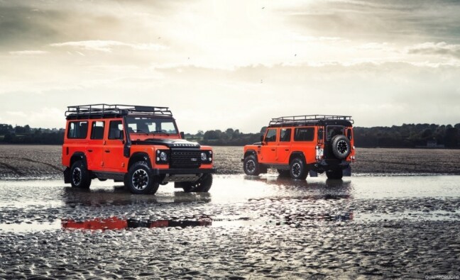 Land Rover Defender - Tre speciali (e un mega-disegno) per l'addio ...