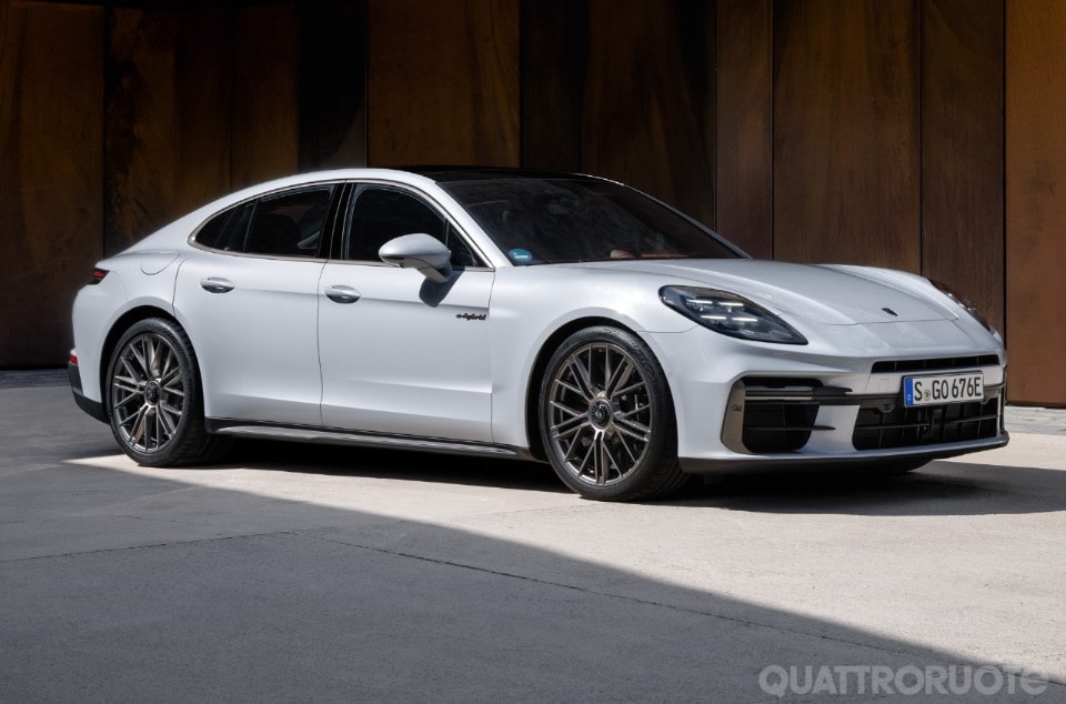 Porsche Panamera GTS e Turbo S E-Hybrid: motori, cavalli, interni ...