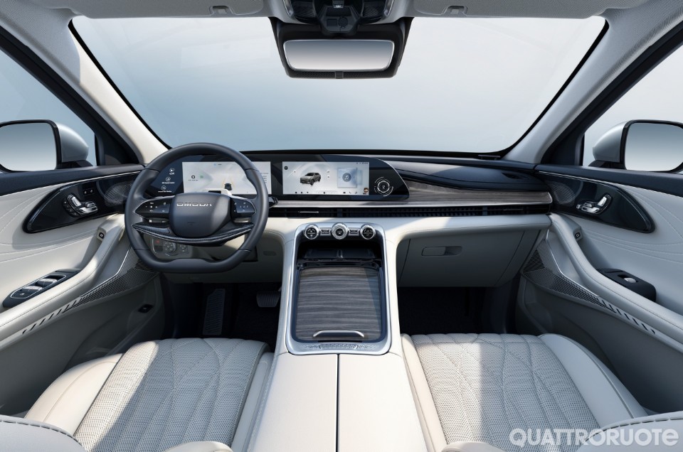 Omoda 9 Super Hybrid: prezzo e versioni per l’Italia | Quattroruote.it
