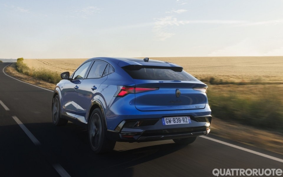 Renault Rafale E-Tech Hybrid: interni, dimensioni, prezzi, arrivo sul ...