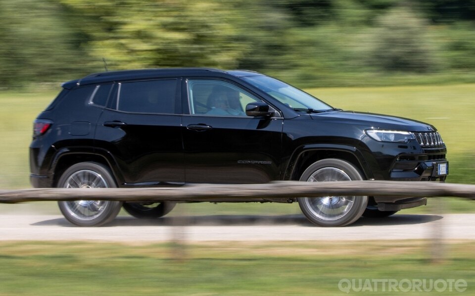 Jeep Renegade e Compass: MY24, motori, cavalli, interni, allestimenti ...