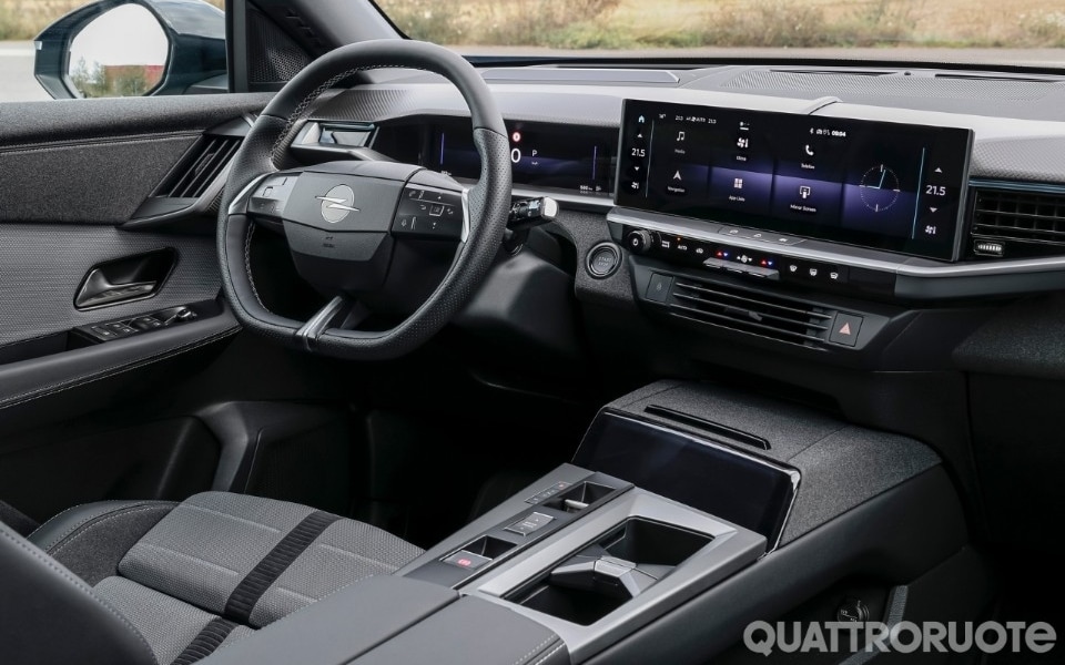 Opel Grandland 2025: test drive, prova, prezzo | Quattroruote.it