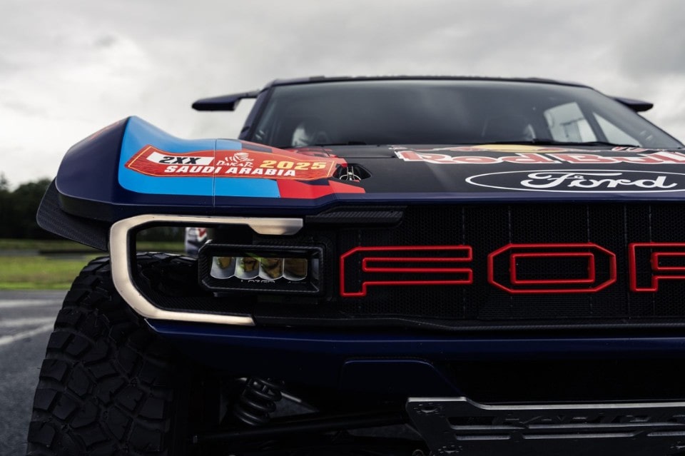 Dakar 2025 - Ford svela il nuovo Raptor T1+ | Quattroruote.it