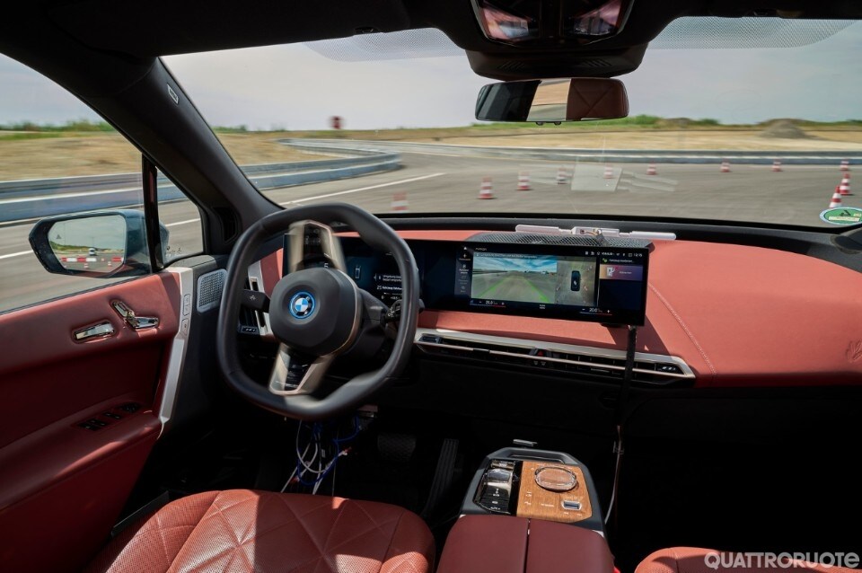 Guida autonoma, BMW rilancia con il Future Mobility Development Center ...