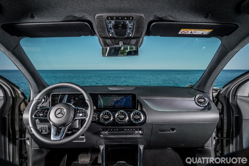 Mercedes GLA: dimensioni, interni e prova della 200 Automatic Sport ...