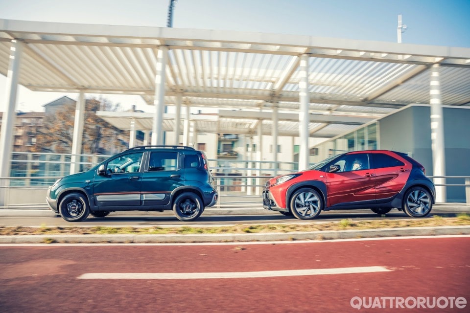 Fiat Panda e Toyota Aygo X: consumi, prezzi, interni, dimensioni e ...