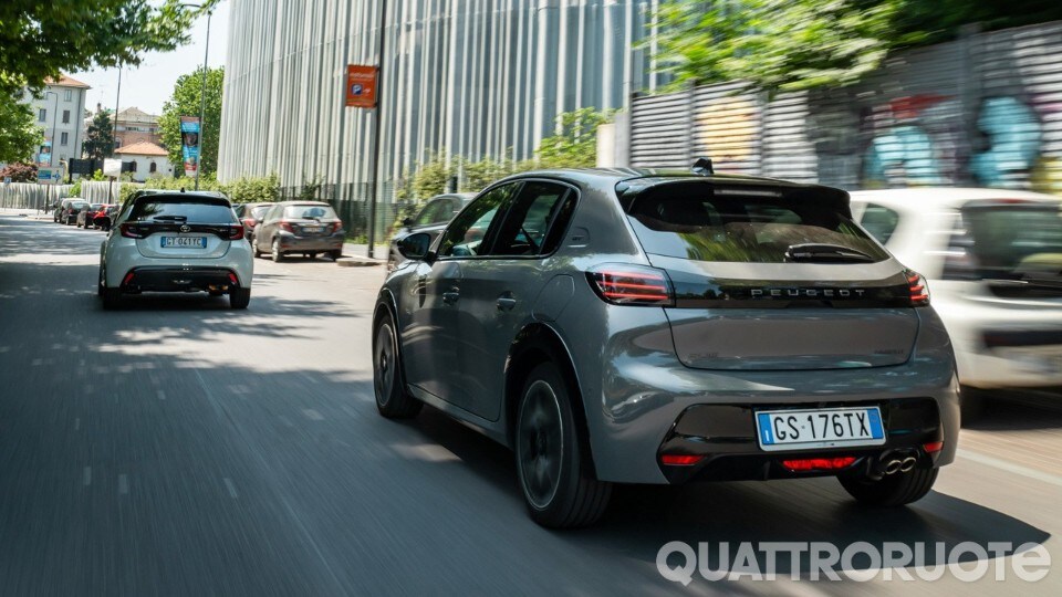 Peugeot 208 e Toyota Yaris: confronto, test drive, prova | Quattroruote.it