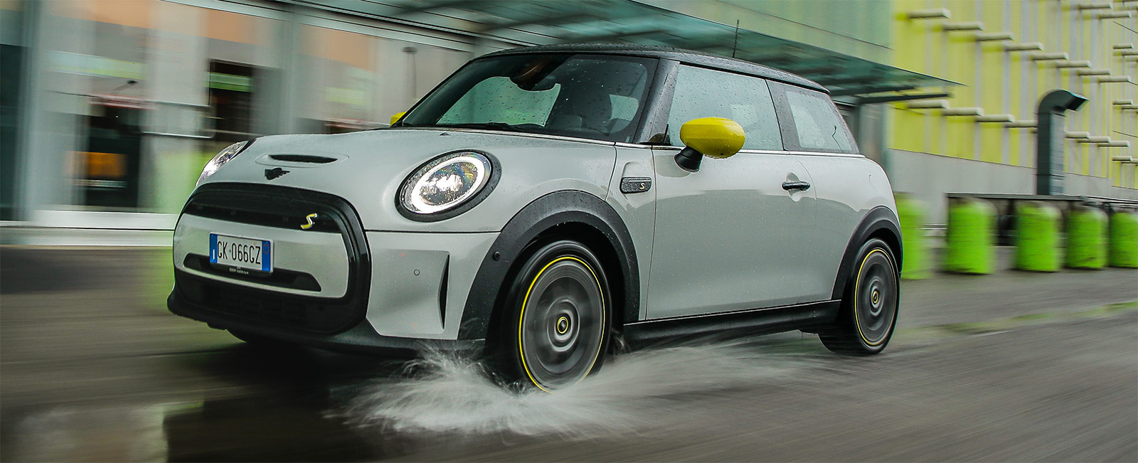 Mini Cooper SE elettrica: prova su strada, prezzo, consumi, autonomia, interni, bagagliaio ...